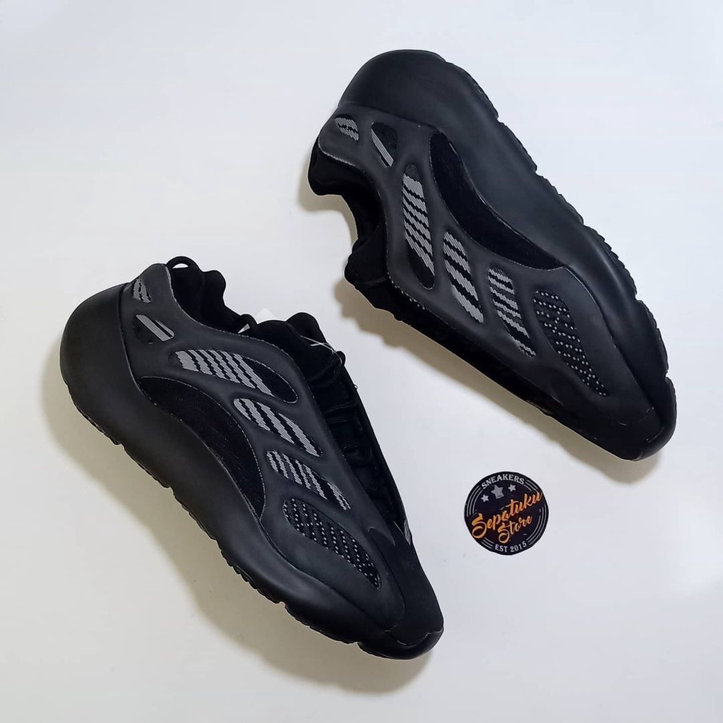 Jual Sepatu Sneakers Addldas Yeezy 700 Alvah Full Black Triple Black ...