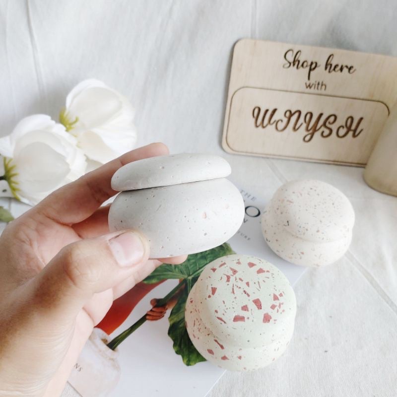 Jual Clay organizer, Vas aesthetic, patung aesthetic, clay storage ...