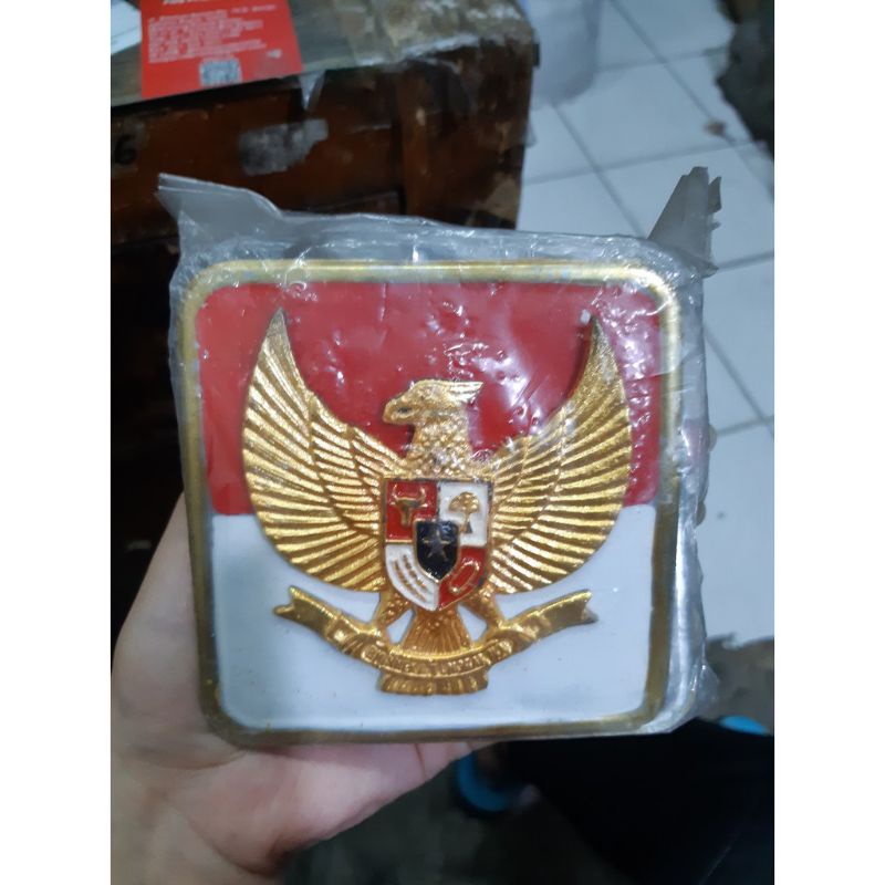 Jual peneng plat mobil Garuda Indonesia emblem plat mobil Garuda ...