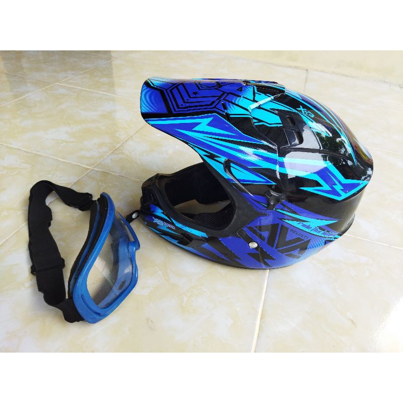 Jual Helm Cross Anak usia 5-12 th merk Ava mulus bisa nego | Shopee ...