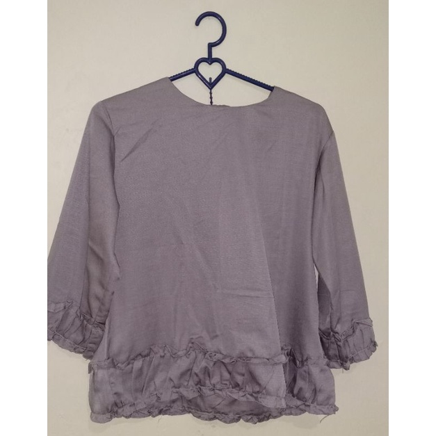 Jual Thrift Blouse Jihane | Shopee Indonesia
