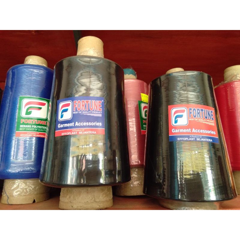 Jual benang polyester hitam 500 gram (1/2kg) / benang obras / benang ...