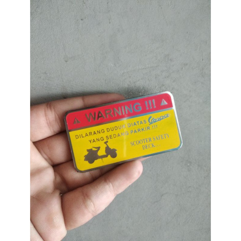 Jual Emblem warning vespa metal stenles | Shopee Indonesia