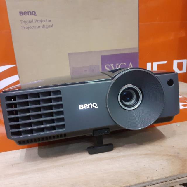Jual BENQ MP515P mulus masih terawat spesifikasi cek mr goggling aja ...