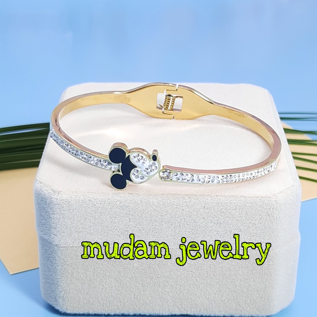 Jual Gelang Bangle Titanium Disain Mickey Dengan Taburan Kristal Warna ...