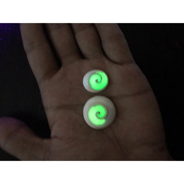 Jual Batu Pusara Hijau Sepasang Menyala dalam Gelap | Shopee Indonesia