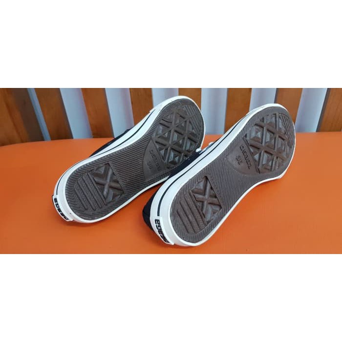 Jual OSAGA sepatu sekolah | Shopee Indonesia