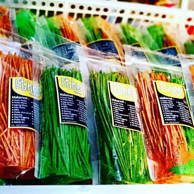 Jual Cemilan mie lidi pedas 2 rasa (80gr) | Shopee Indonesia