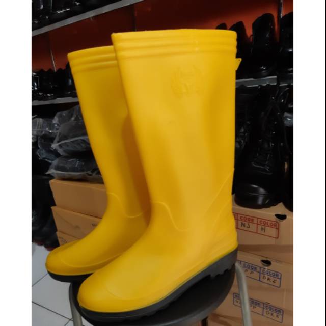 Jual Sepatu bots kuning orange hitam | Shopee Indonesia