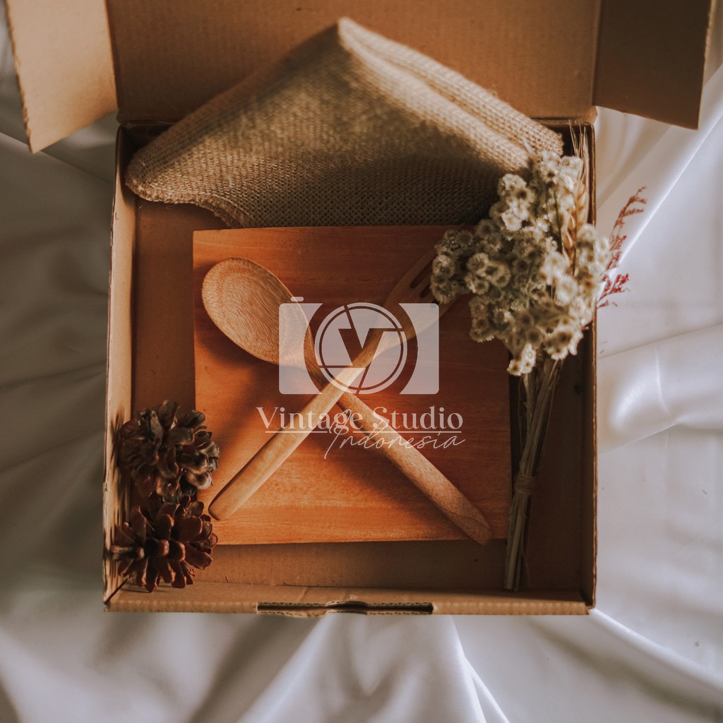 Jual Paket Properti Foto Produk Makanan / Hampers Piring Kayu | Shopee ...