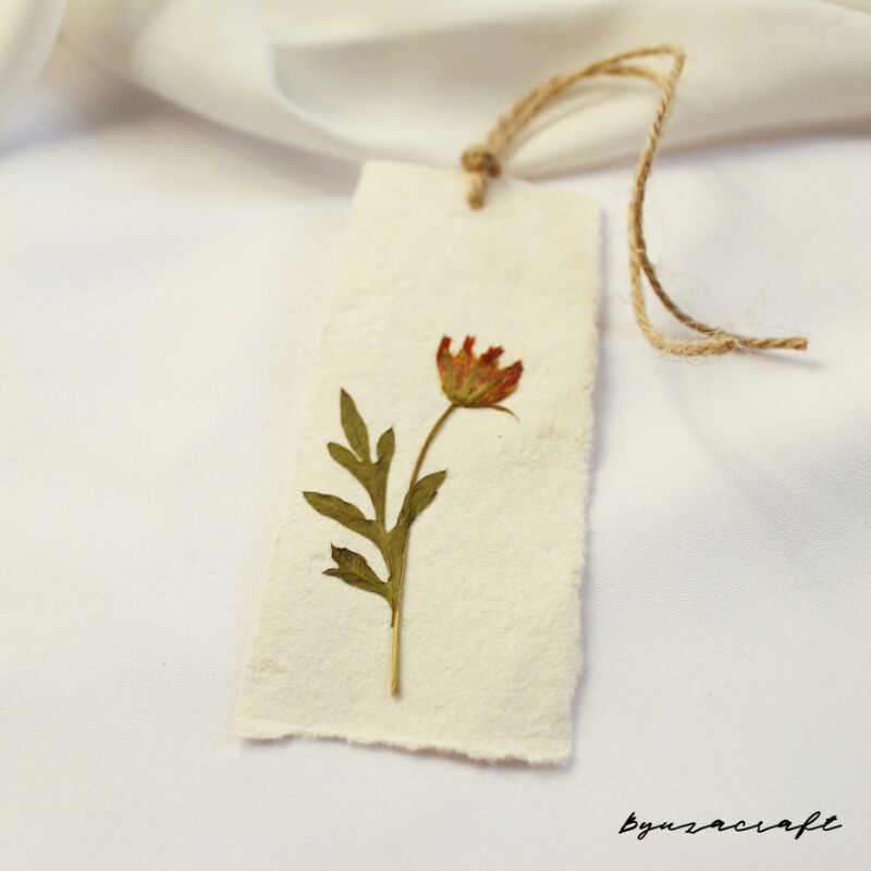 Jual herbarium bookmark | pembatas buku | bunga kering | Shopee Indonesia