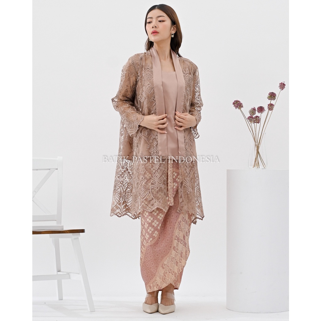 Jual Ayana Set Inner Outer Brokat dan Rok Batik Viscose Cap Tradisional ...