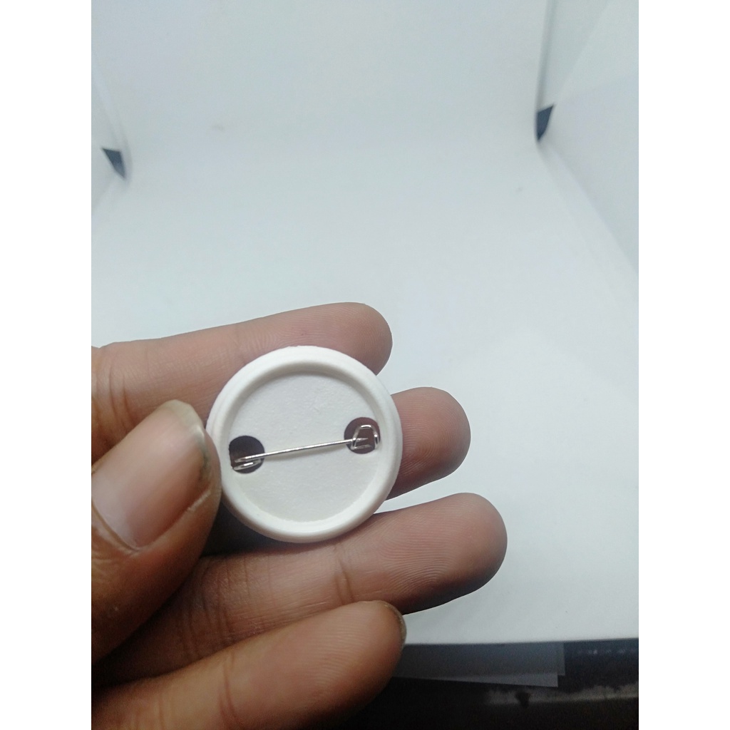Jual Bahan Pin 32mm TANPA MIKA, Isi Paket : 100 pcs | Shopee Indonesia