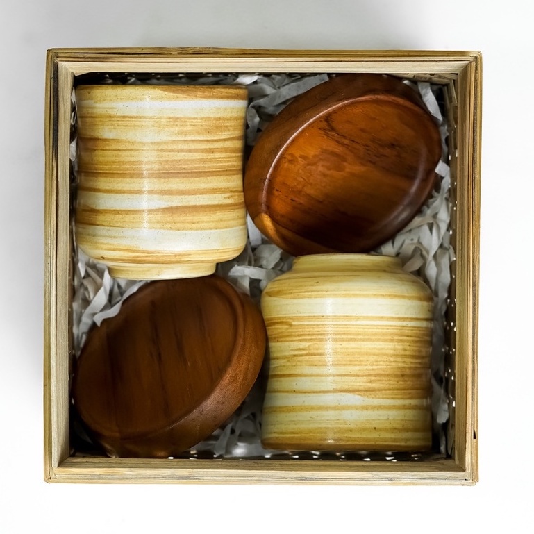 Jual Nuanza Paket Hampers Mug Brush Brown Set Coaster Jati / Gift Box ...