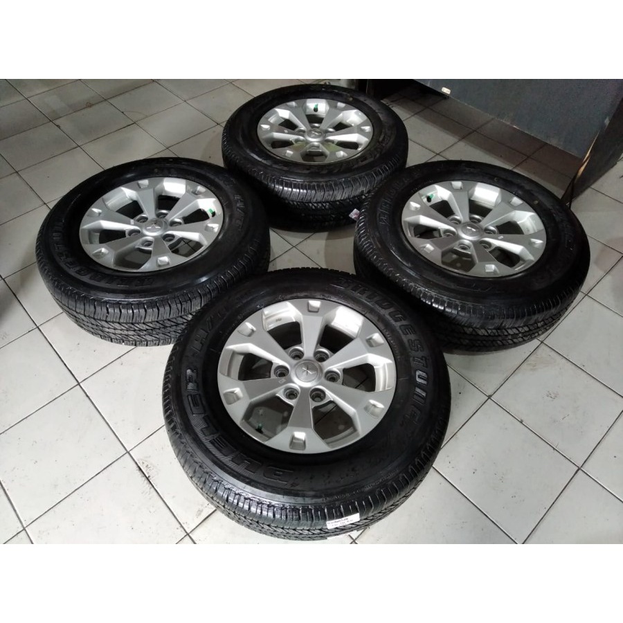 Jual Velg Mobil Bekas Ring 17 Standar Pajero Dakar Ban Bridgestone 265 ...