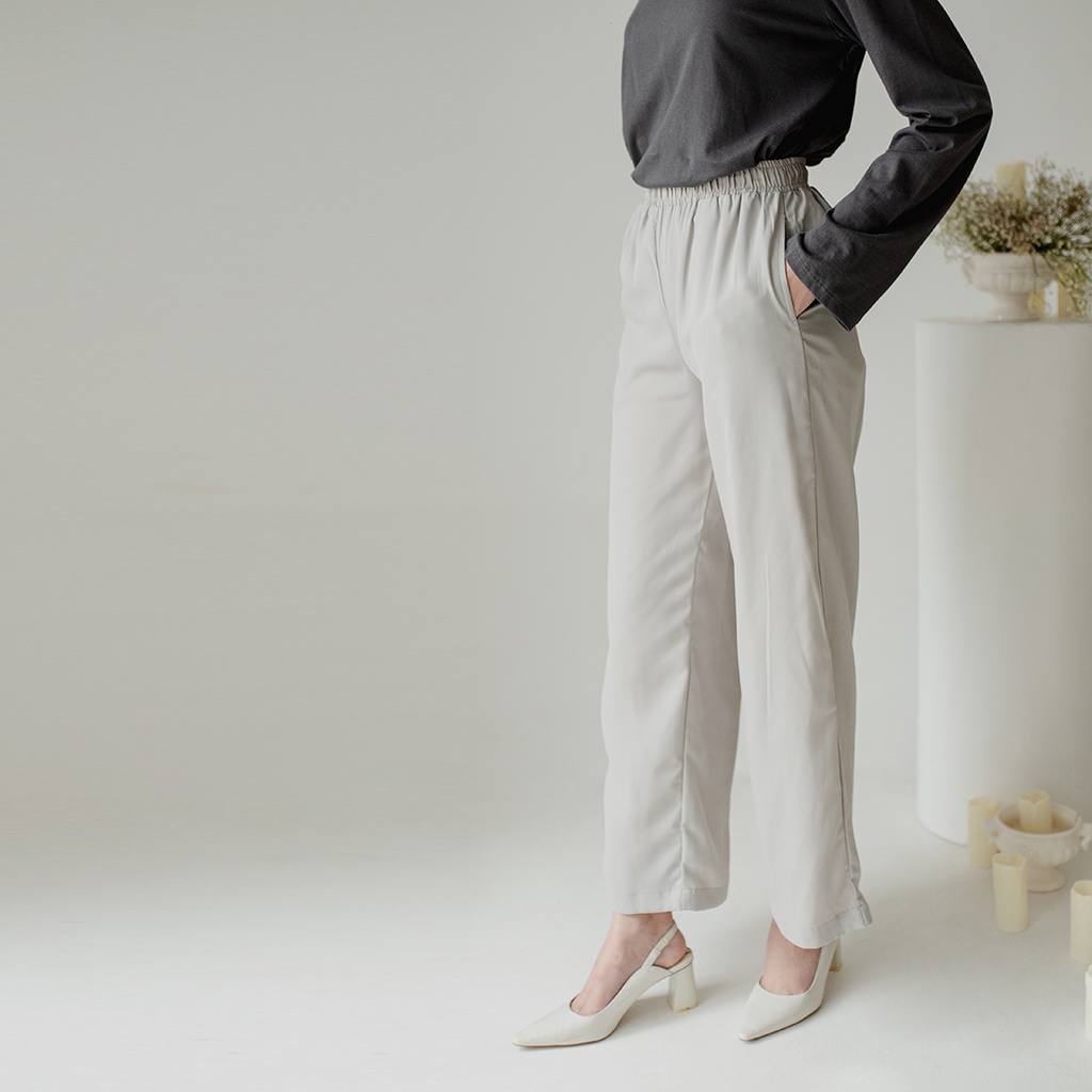 Jual Astaka by Aska Label - Celana panjang palazo dengan kantong dan pinggang karet warna Grey ...