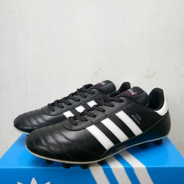 Jual Sepatu Bola Adidas Copa Mundial Classic | Shopee Indonesia