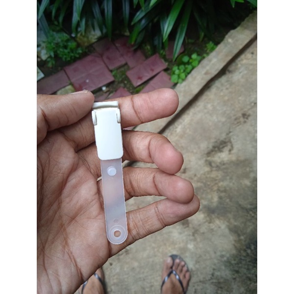 Jual Jepit penjepit klip ID Card Name Tag kerang putih plastik harga ...