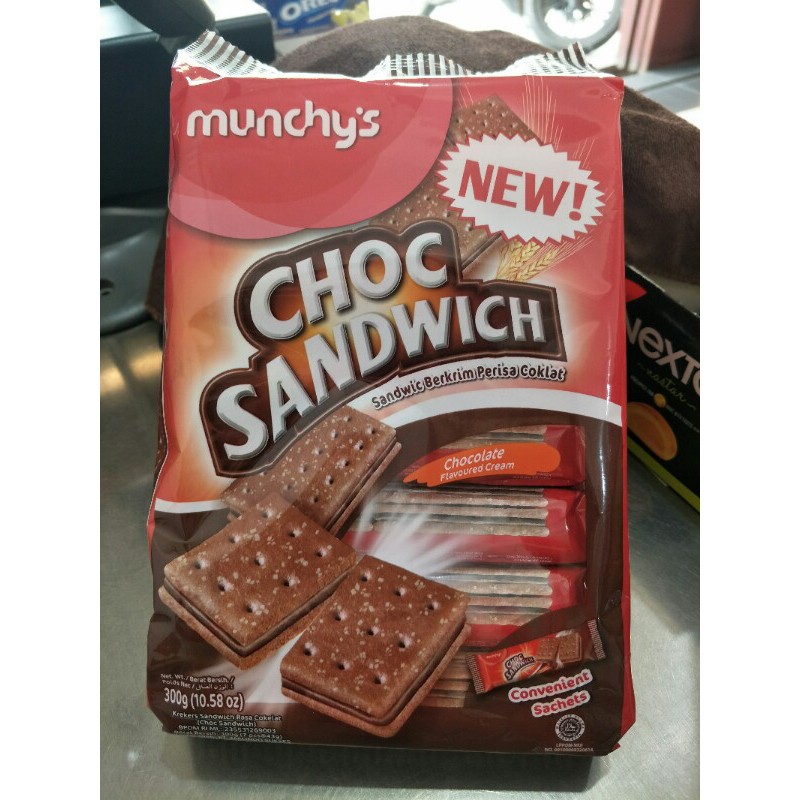 Jual [HALAL] Munchy's Cream / Vege / Sugar / Wheat / Choc Sandwich ...