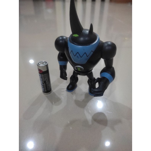 Jual figure bandai ben 10 alien force ultimate eatle (f10) origional ...