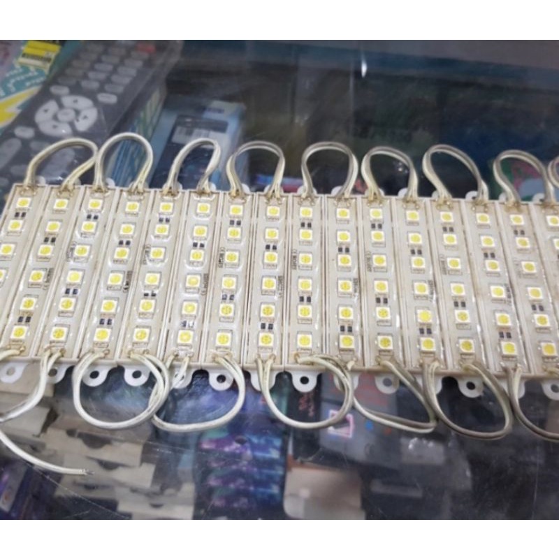 Jual Lampu LED Strip 6 mata warna putih | Shopee Indonesia