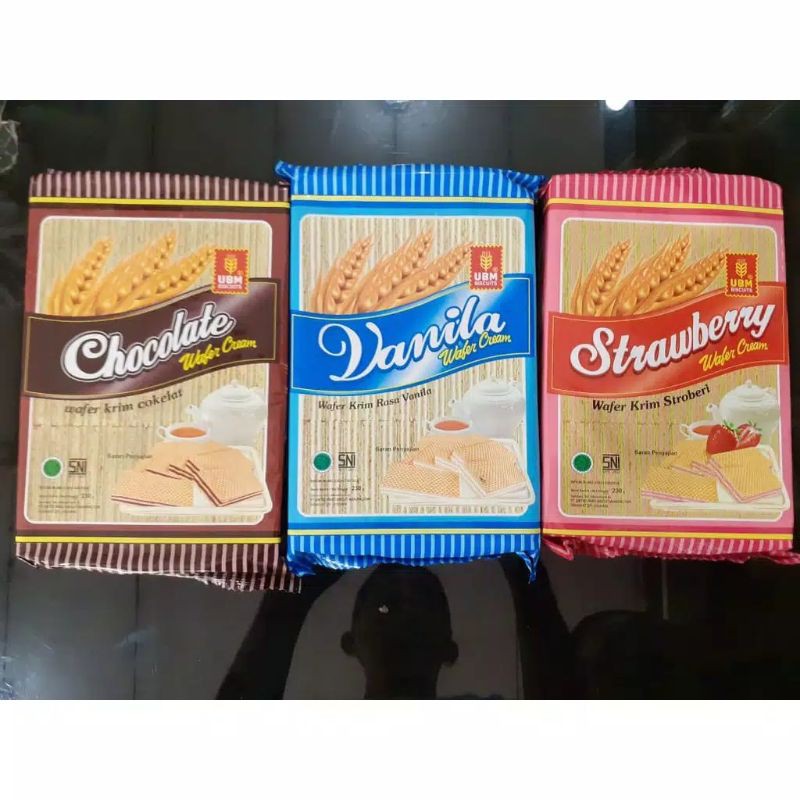 Jual UBM WAFER 230 GR VANILLA COKLAT PANDAN STRAWBERRY / SNACK WAFER ...