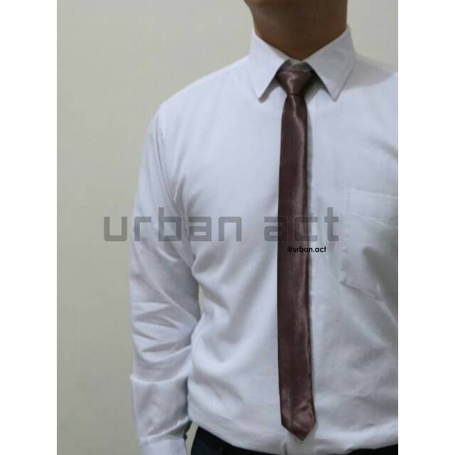 Jual Dasi panjang slim 2 inch bahan satin warna cokelat | Shopee Indonesia