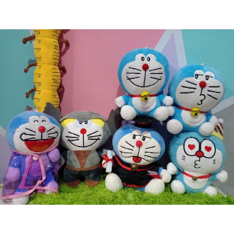 Jual Koleksi Boneka Doraemon kostum wisuda no brand | Shopee Indonesia