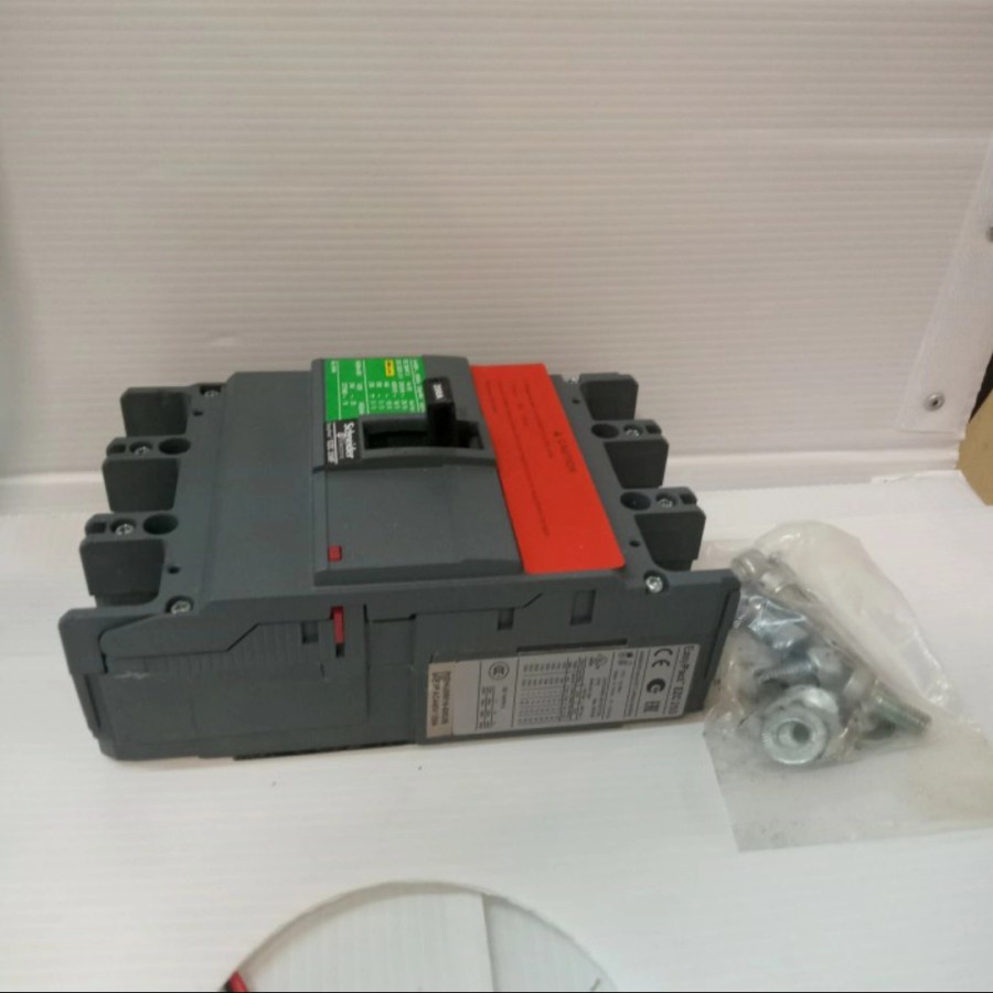Jual MCCB Schneider EZC250N/25KA EZC250N3200/ 125A,160A,200A,250A 3P Schneider/MCCB | Shopee ...