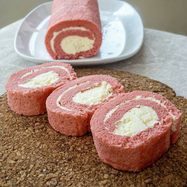 Jual Roll cake/ bolu gulung fluffy/ swiss roll | Shopee Indonesia