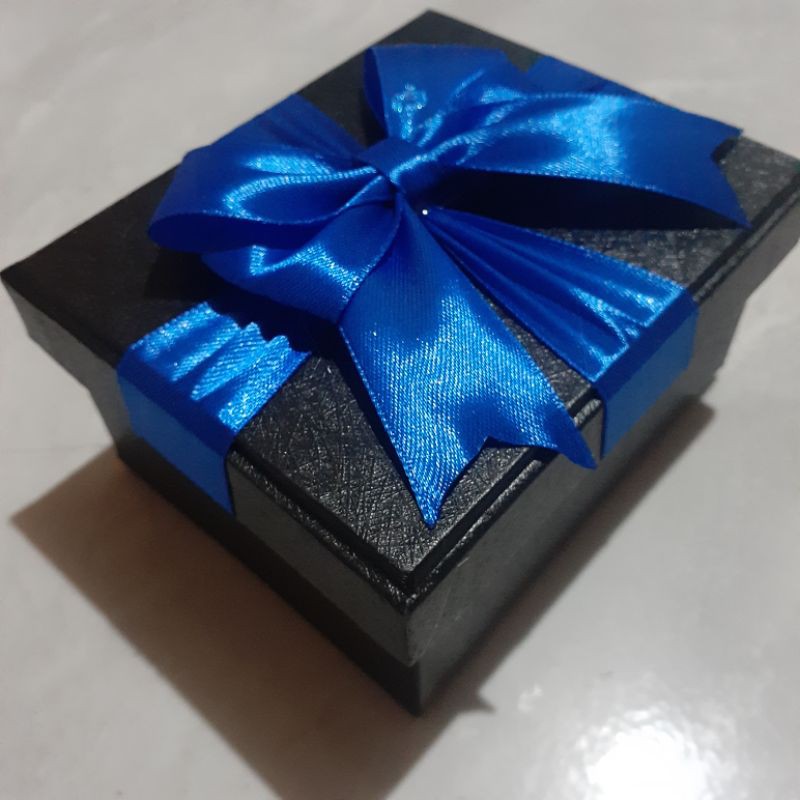 Jual HardBox Kotak Kado Hitam / Box Hadiah GiftBox | Shopee Indonesia
