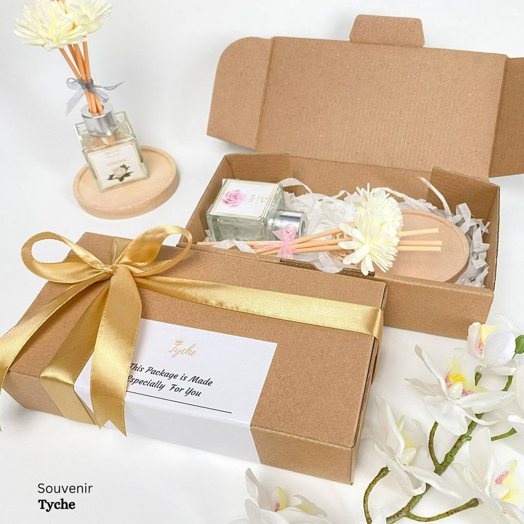 Jual Reed Diffuser + Tatakan kayu Souvenir pernikahan kantor wedding ...