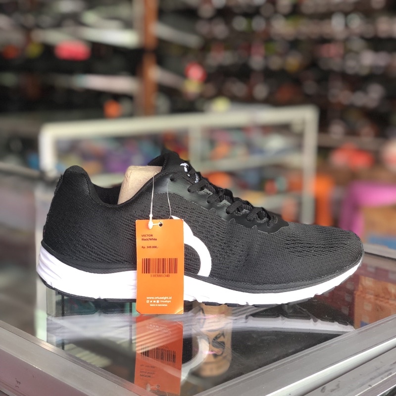 Jual Ortuseight Vector - Black/White | Shopee Indonesia
