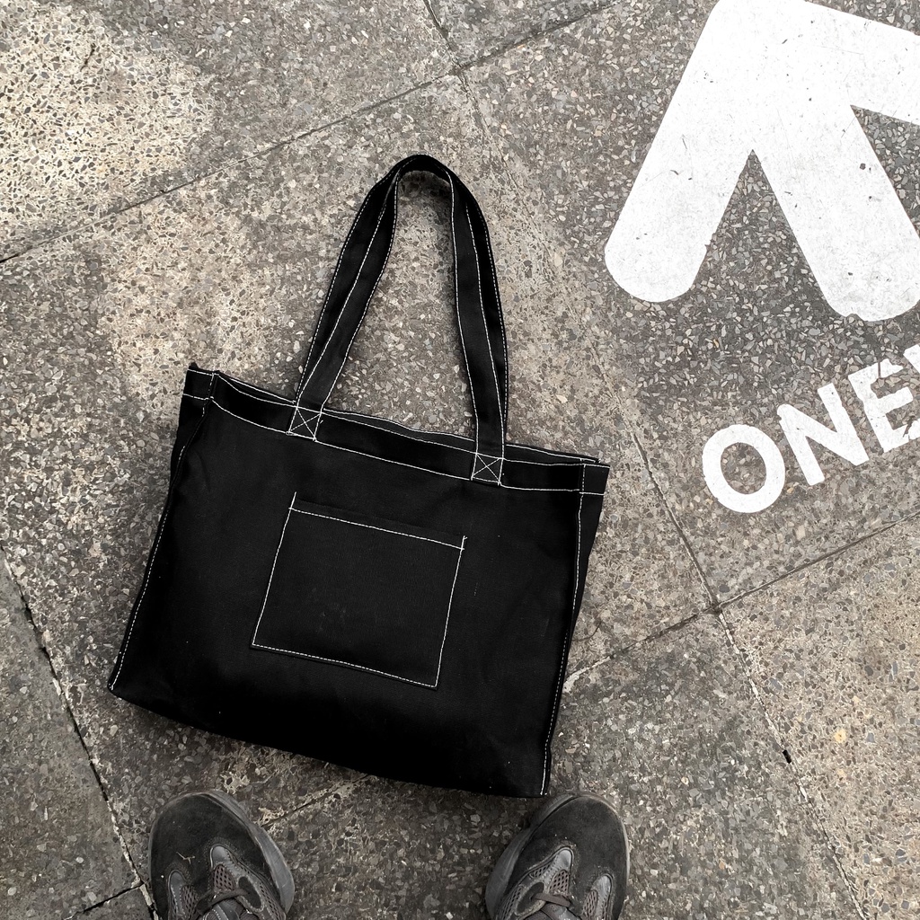 Jual TOTE BAG RESLETING HITAM POLOS KANVAS TEBAL Kanvas Tebal Tas Laptop | Shopee Indonesia