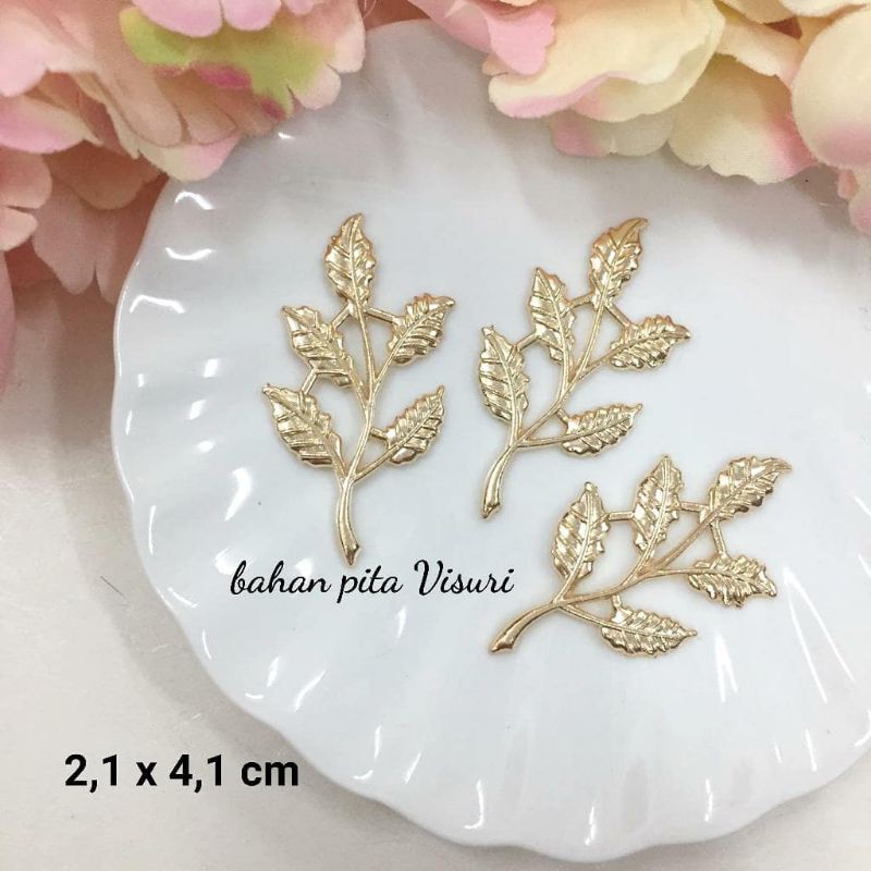 Jual Daun Besi Gold | Shopee Indonesia