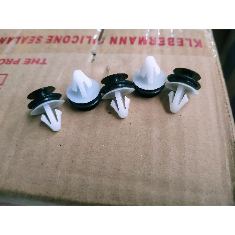 Jual kancingan klip hitam putih / door trim Avanza warna hitam putih ...