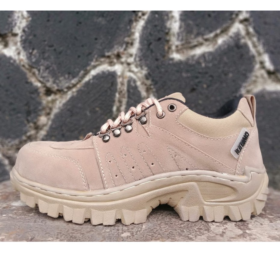 Jual sepatu gunung peria wanita cet 511 hiking outdoor krem | Shopee ...