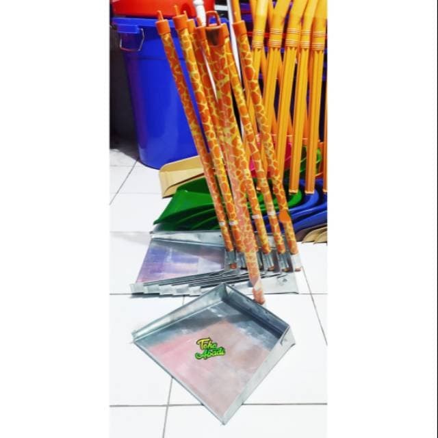 Jual Pengki Serok Kaleng Gagang Kayu Awet Murah | Shopee Indonesia