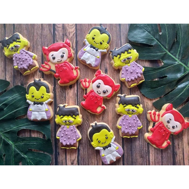 Jual .cookies karakter lucu kue kering halloween Frankenstein, dracula ...