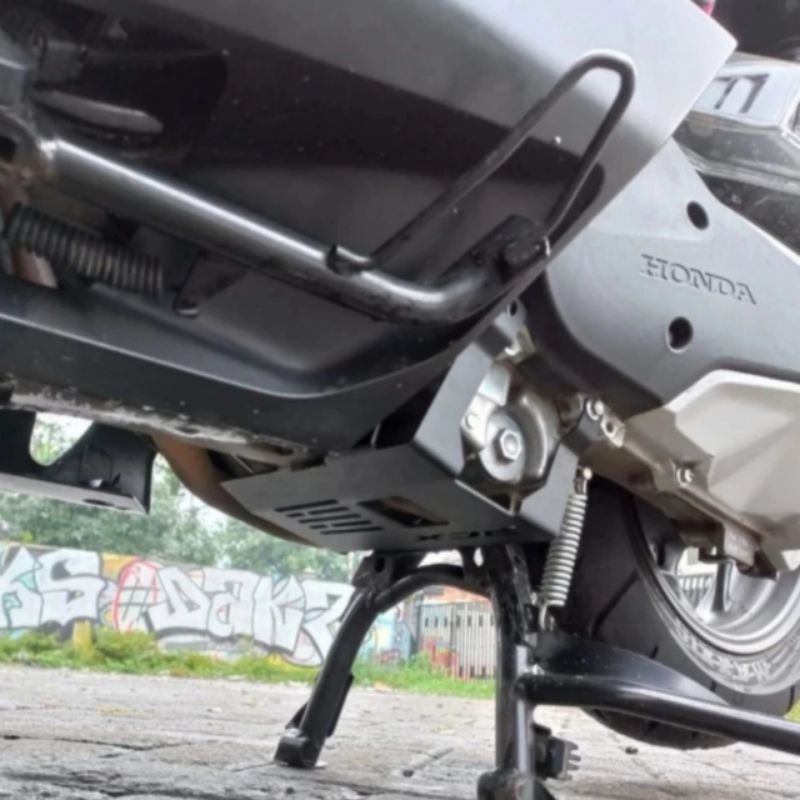 Jual ENGINE GUARD COVER PELINDUNG BAWAH MESIN STYLO 160 ADV 160 PCX 160 VARIO 160 | Shopee Indonesia