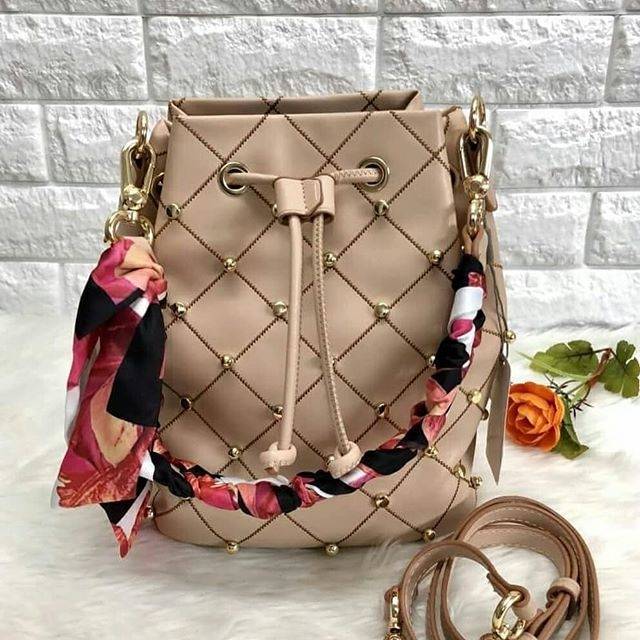 Jual TAS C*k QUILTED DRAWSTRING BUCKET BAG | Shopee Indonesia