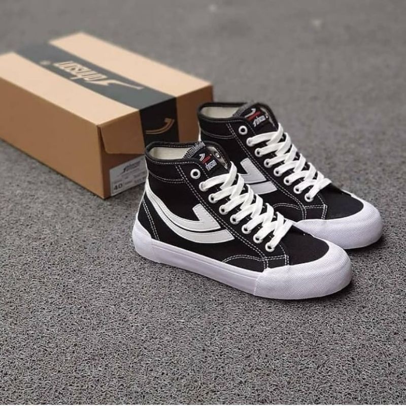 Jual Sepatu Johnson Galaxy Pro High Cut Black White | Sepatu Johnson ...