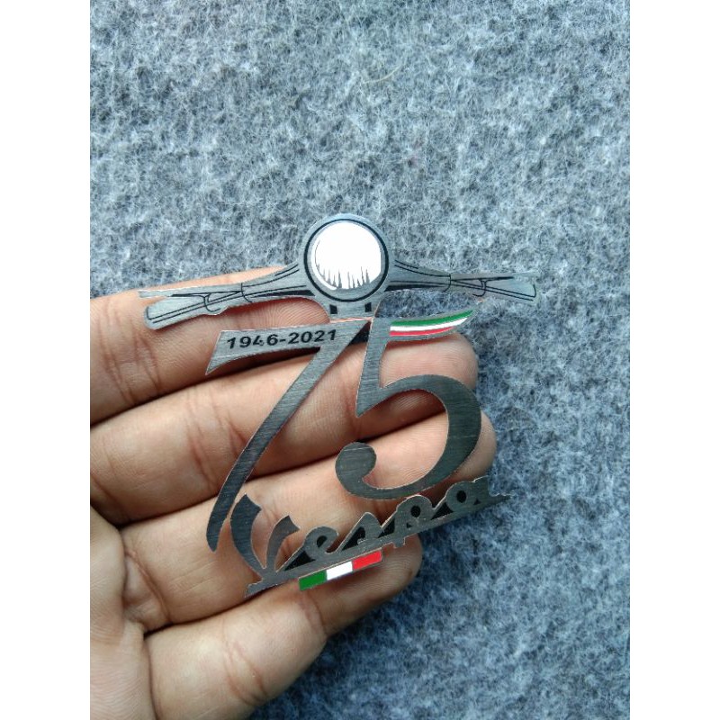Jual Vespa emblem th 75 latin vespa metal plat stenles | Shopee Indonesia