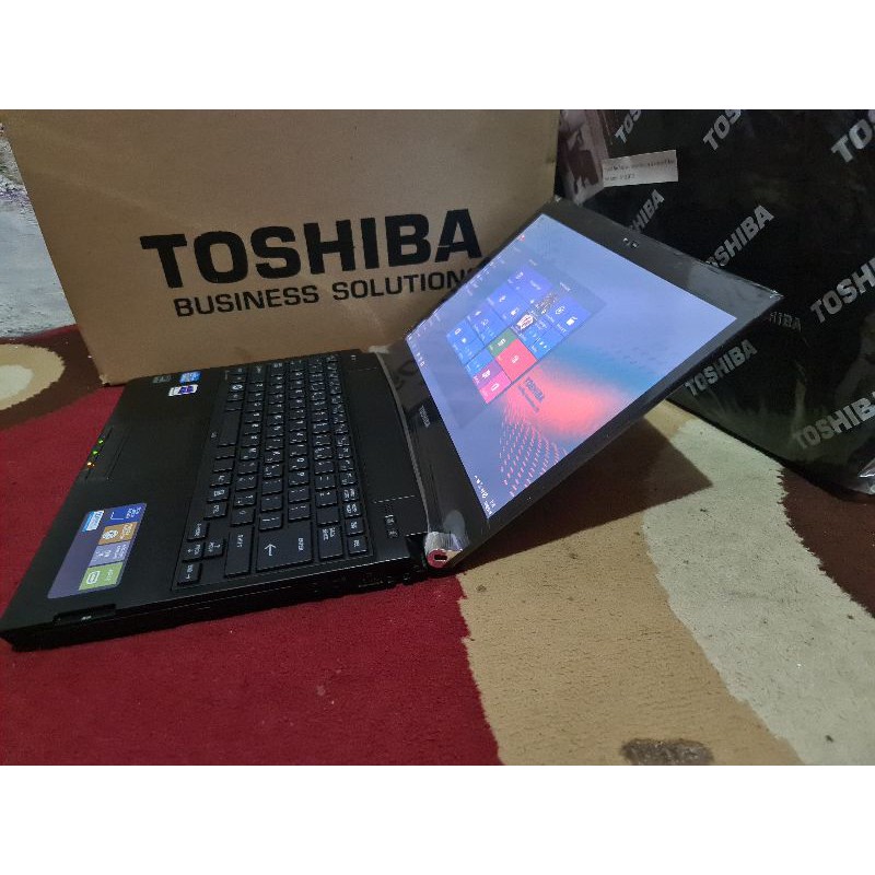 Jual Laptop Slim Toshiba R731 Intel Core i5 SSD 128GB Ram 4gb Webcame ...