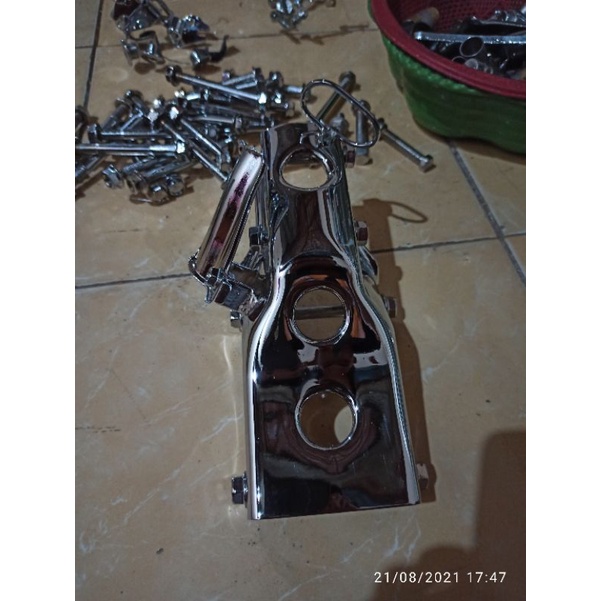 Jual pangkon mesin tiger orijinal crom set clem + baut | Shopee Indonesia