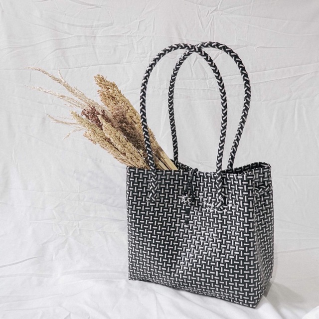 Jual DARIA BAG - TWO TONED BLACK (tas jali/jali bag/tas cewe aesthetics ...