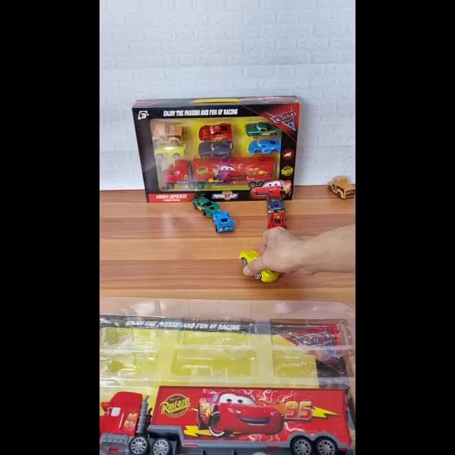 Jual CARS 3 McQUEEN TRUCK KONTAINER set 7 pcs / MAINAN MOBIL McQUEEN ...