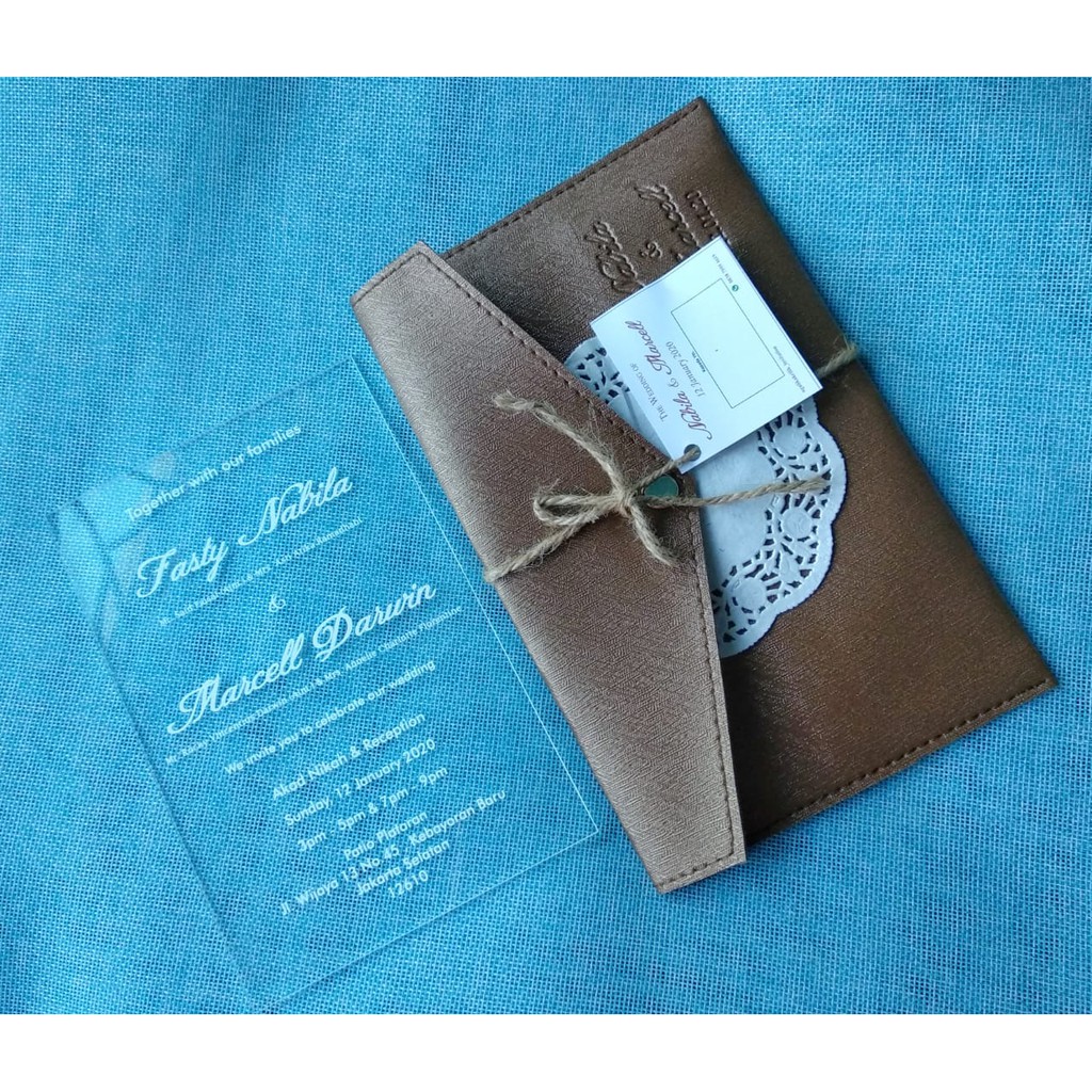 Jual undangan akrilik sablon 1-2 warna with clutch | Shopee Indonesia