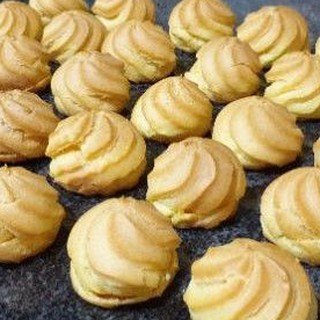 Jual [Kue Basah] Kue Soes Sus Mini isi Fla/Vla Original Rhum, Durian ...