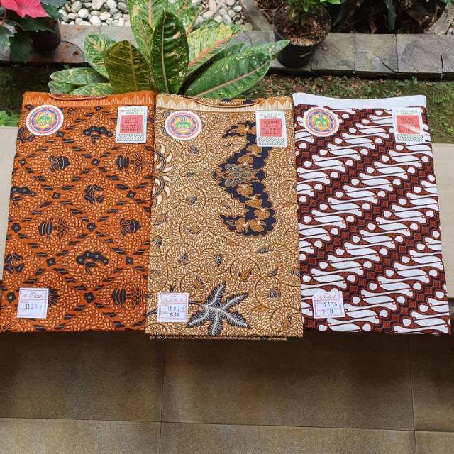 Jual KAIN PANJANG/ SAMPING/JARIK WANITA BATU RADEN | Shopee Indonesia